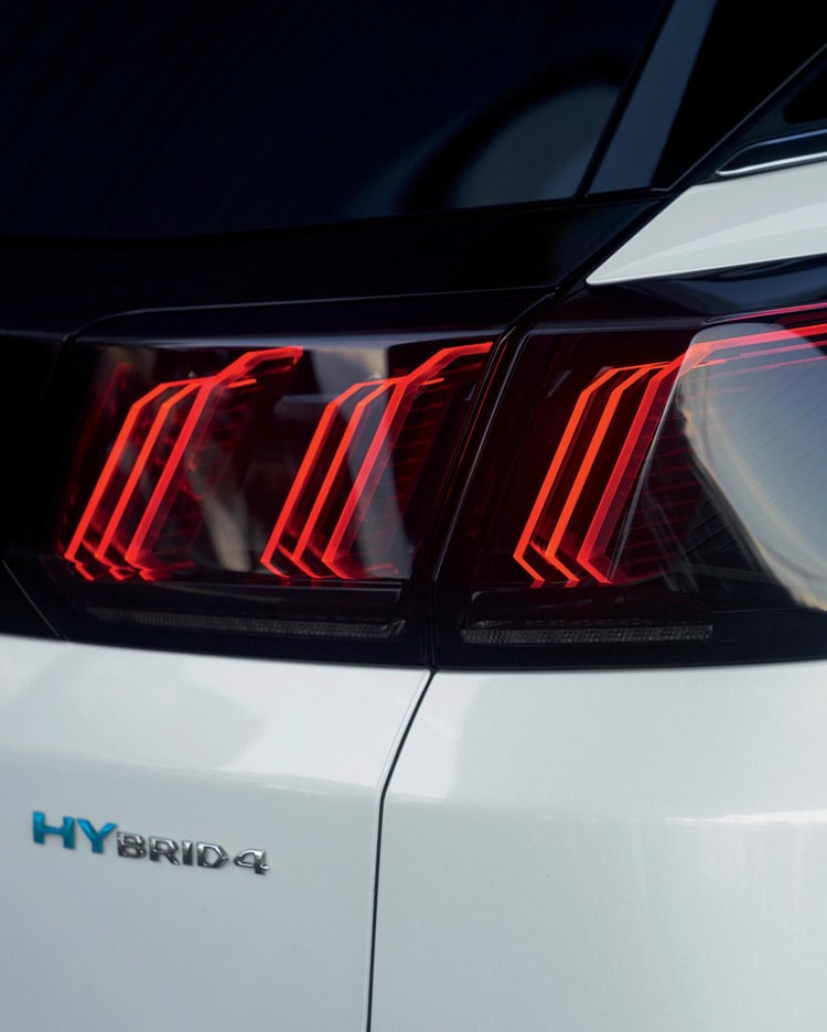 PEUGEOT 3008 HYBRID & PEUGEOT 3008 | Compact Plug-in Hybrid SUV