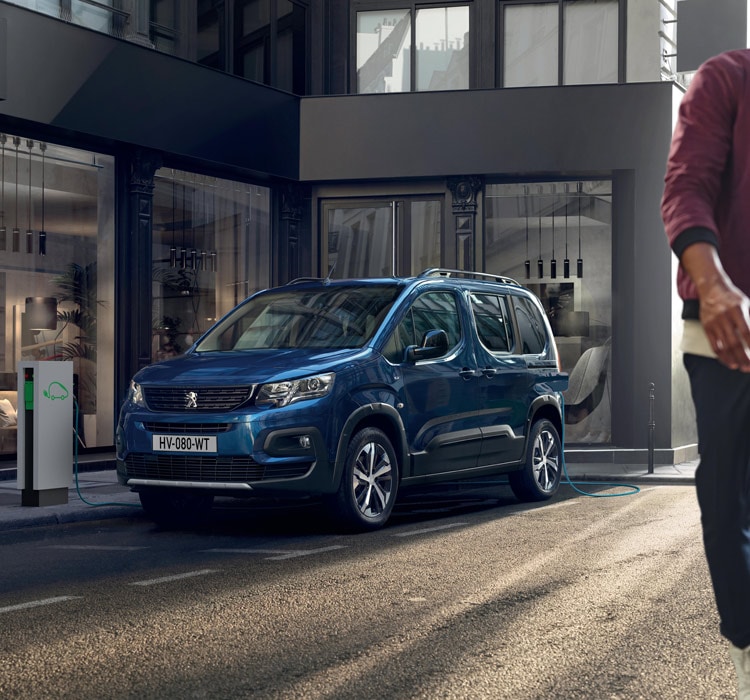 PEUGEOT RIFTER: The electric or thermal family car