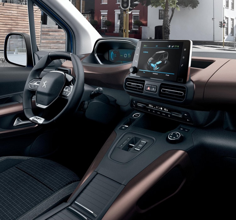 PEUGEOT RIFTER: The electric or thermal family car