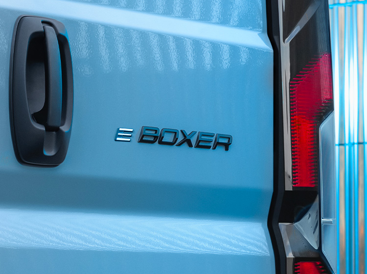 PEUGEOT E-Boxer & Boxer | Electric or Diesel Van